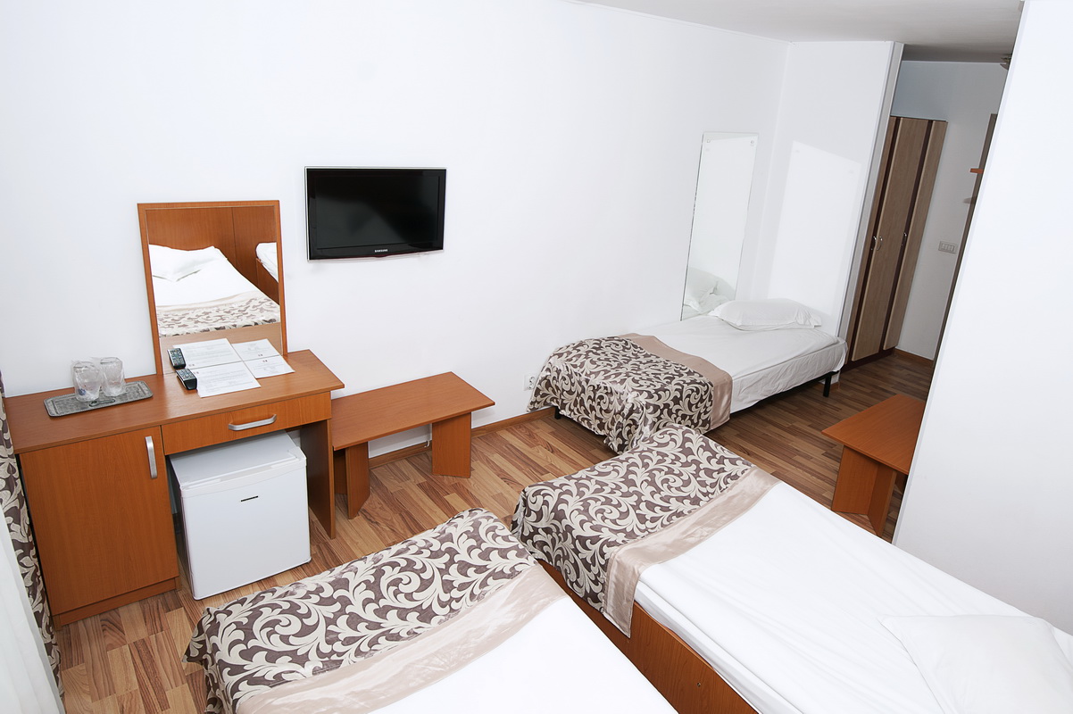 Camera tripla standard – Hotel Ceramica